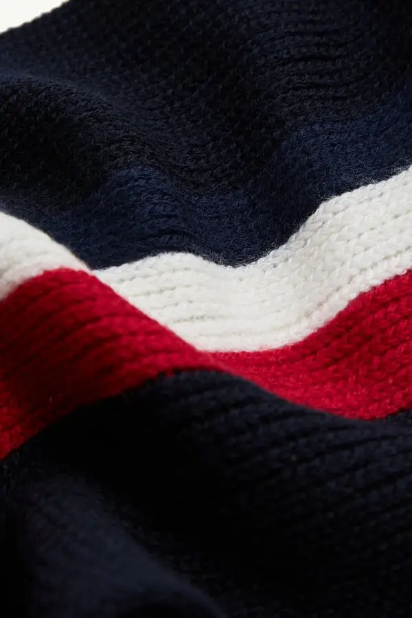 Moncler Logo Patch Fringe Detailed Scarf