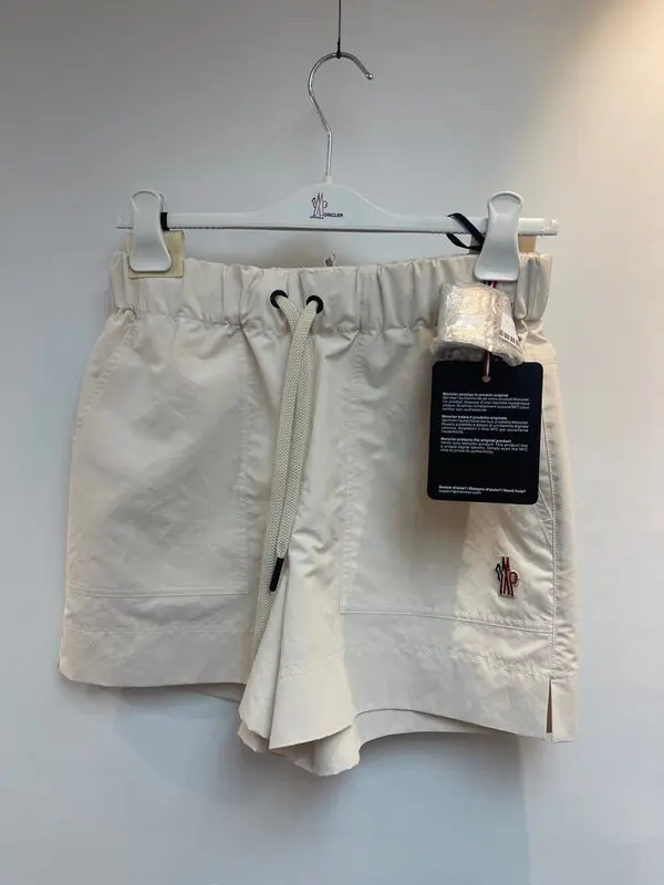 Moncler Elasticated Logo Shorts - Cream