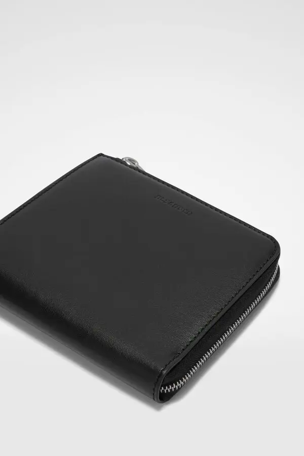 JIL SANDER Logo Embossed Zipped Cardholder - Black
