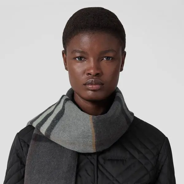 Burberry Contrast Check Fringed Scarf