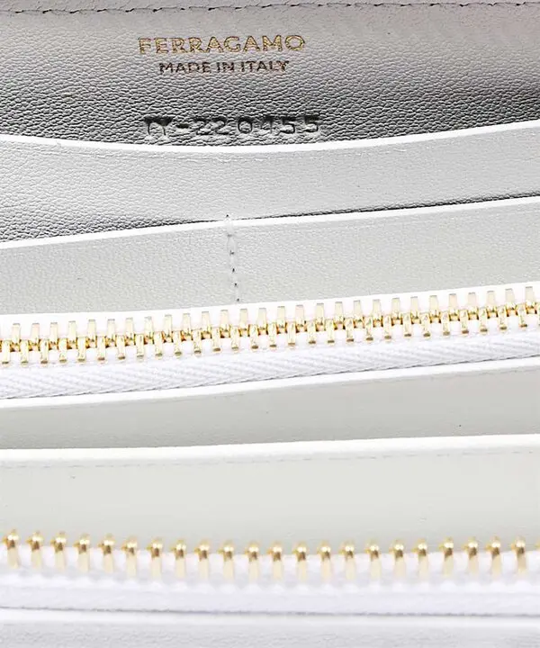 FERRAGAMO Logo Wallet