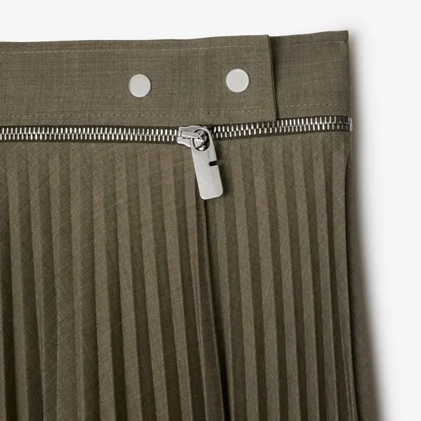 Burberry Pleated Skirt With Zip Detail