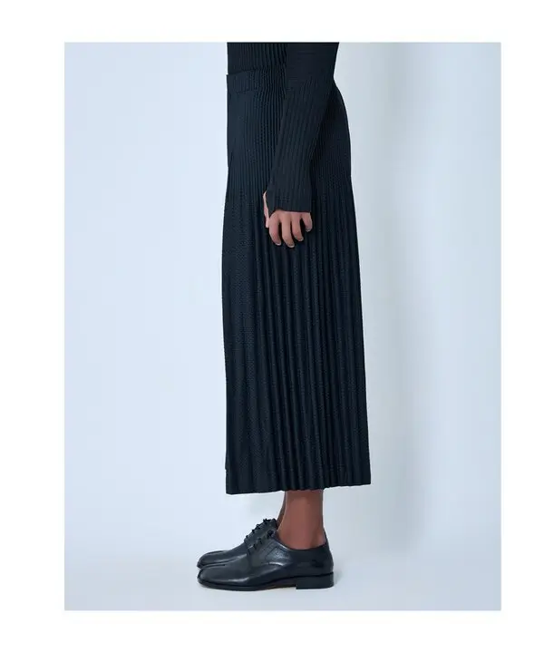 Issey Miyake Pleated Elasticated Trousers