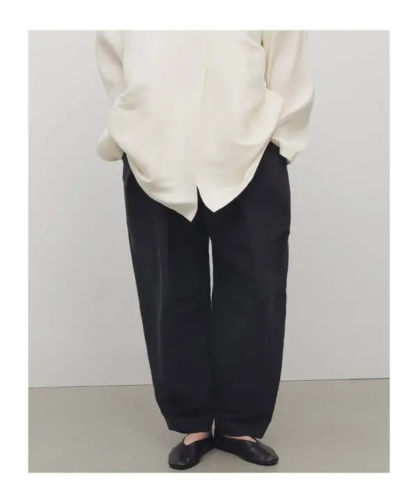 THE ROW Pleated Tapered Leg Silk Trousers
