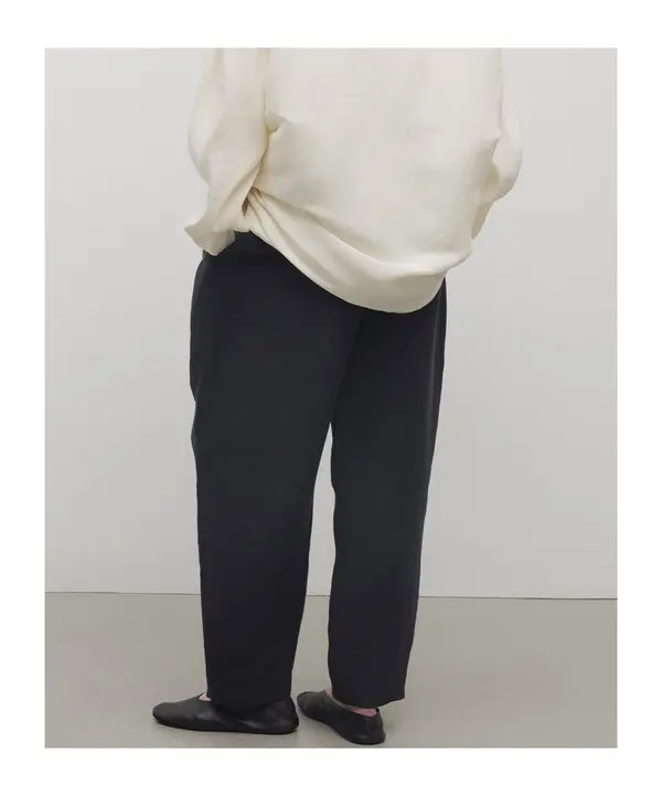THE ROW Pleated Tapered Leg Silk Trousers