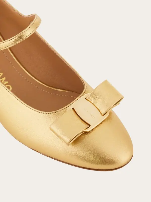 FERRAGAMO Vara Bow Mary Jane - Gold