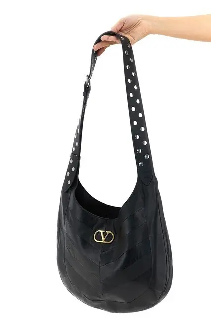 Valentino Garavani Vlogo Signature Stud Detailed Shoulder Bag