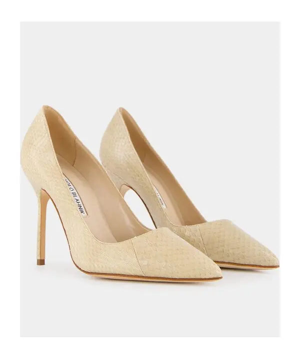 Manolo Blahnik Pointed Toe Stilettos - Nude
