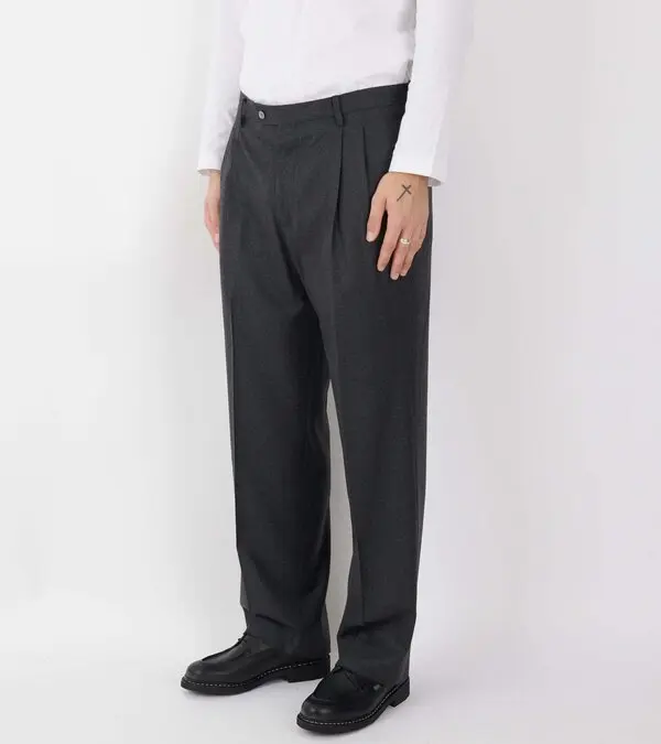 Auralee Super Light Wool Two-tuck Slacks Charcoal