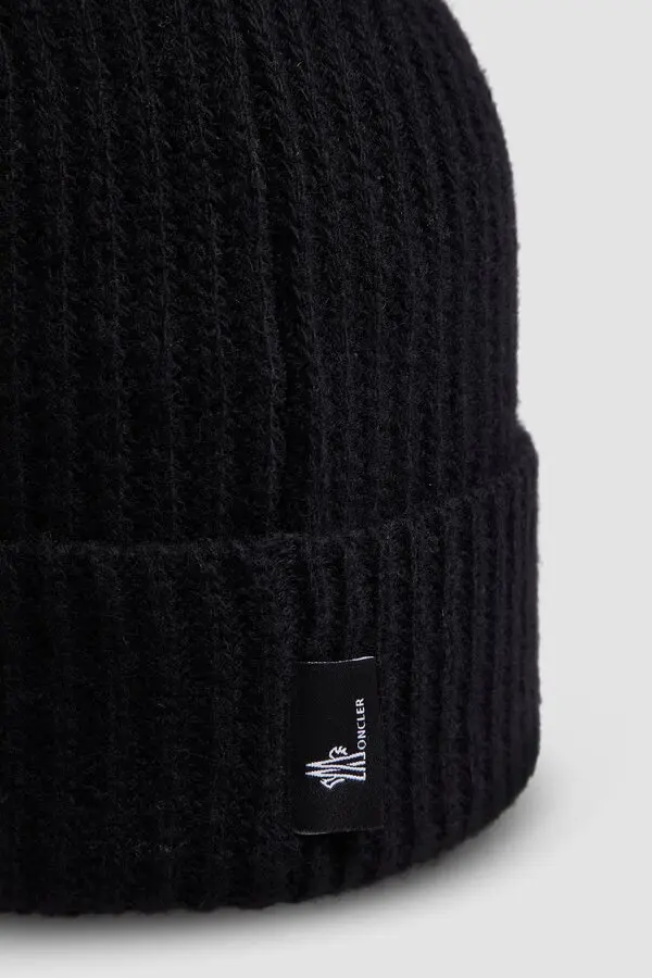 Moncler Ribbed Wool Beanie With Multi-color Logo Patch - Black