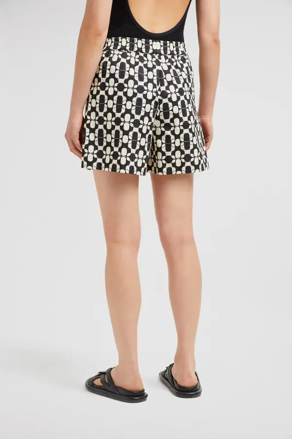 Moncler Geometric Print Shorts - Blue/white