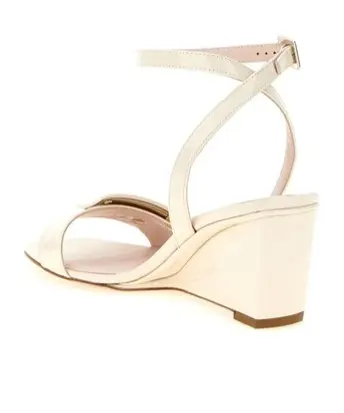ROGER VIVIER Belle Vivier Patent Leather Wedge Sandals - Cream