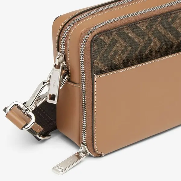 Fendi Logo Plaque Zipped Camera Case