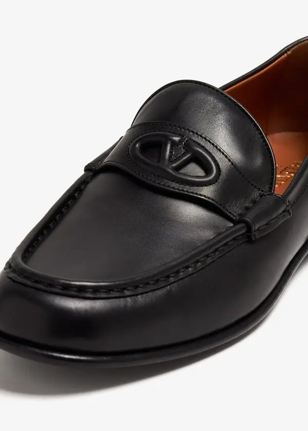 Valentino Garavani Vlogo Signature Slip-on Loafers - Black