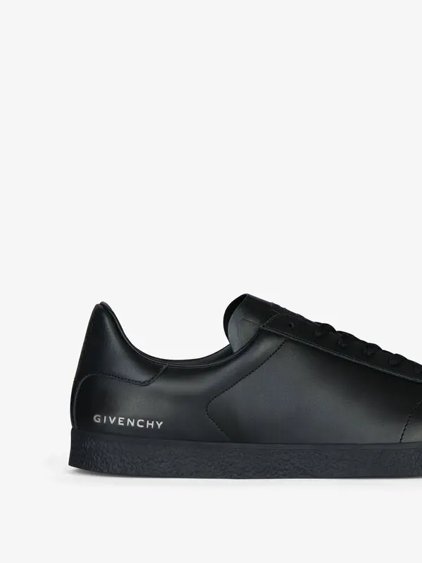 Givenchy Logo Debossed Town Sneakers - Black