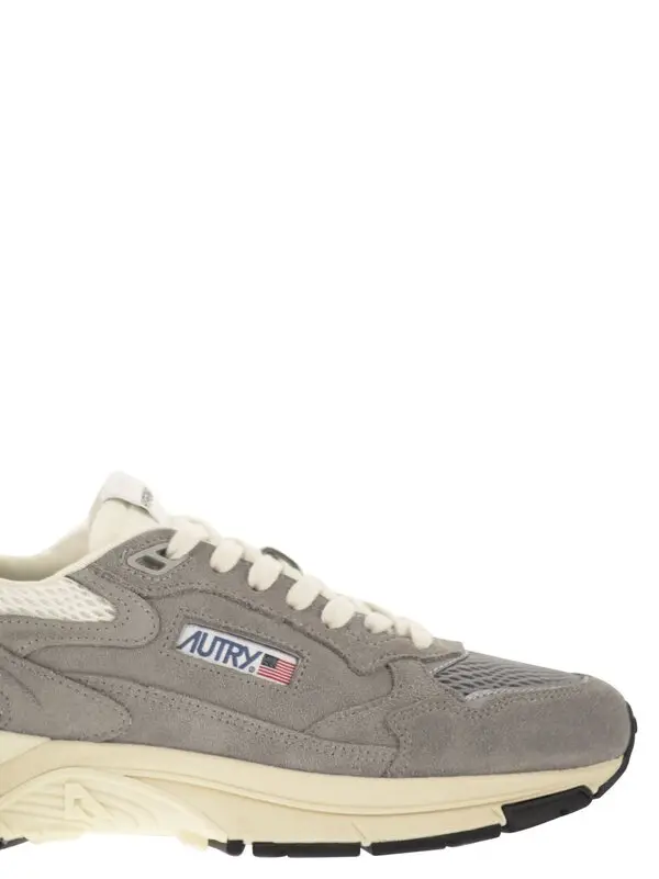 AUTRY Hyperway Lace-up Sneakers - Nude