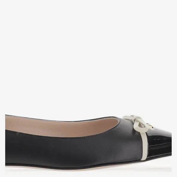 Valentino Garavani Contrast Bow Ballet Flats - Black