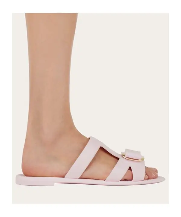 FERRAGAMO New Vara Plate Slides - Marshmallow