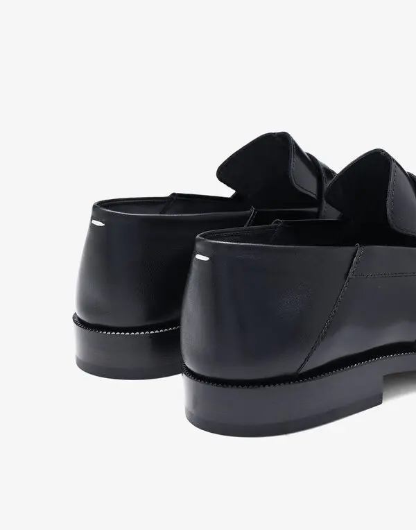 MAISON MARGIELA Tabi Loafers - Black