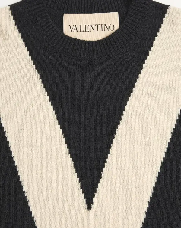 Valentino Garavani Crew Neck Long Sleeve Jumper With Graphic Print