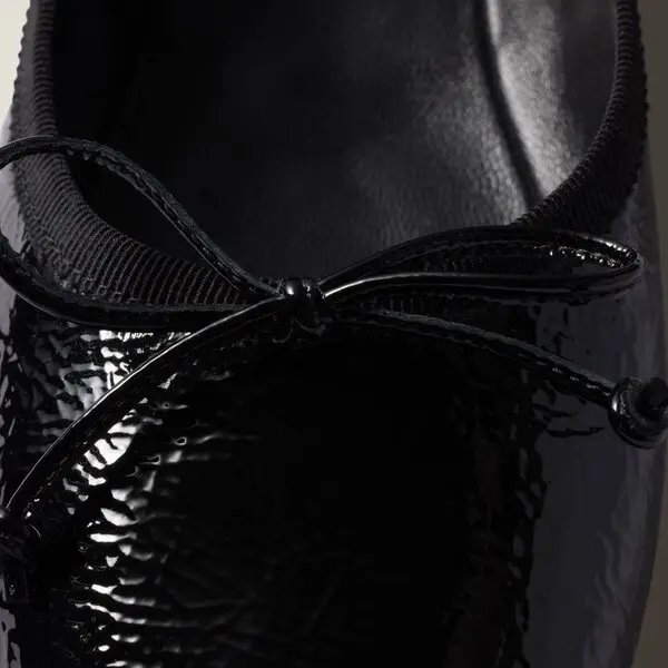 Miu Miu Patent Leather Ballerinas With Bow Detailing - Black