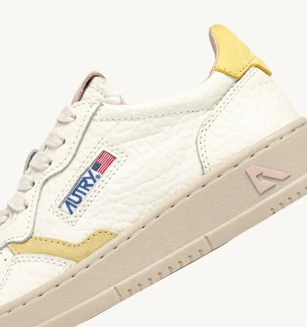 AUTRY Perforated Low-top Sneakers - White