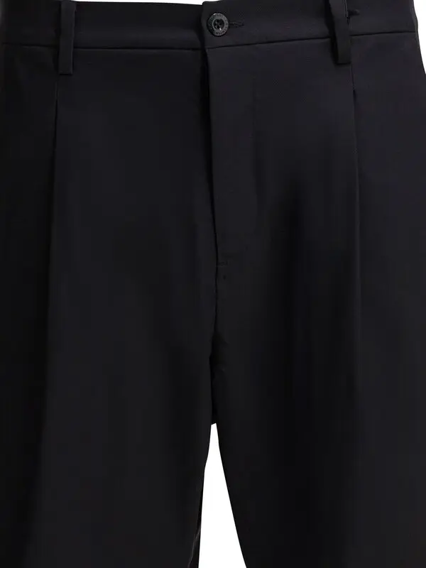 C.P. COMPANY Pleated Cargo Shorts - Black
