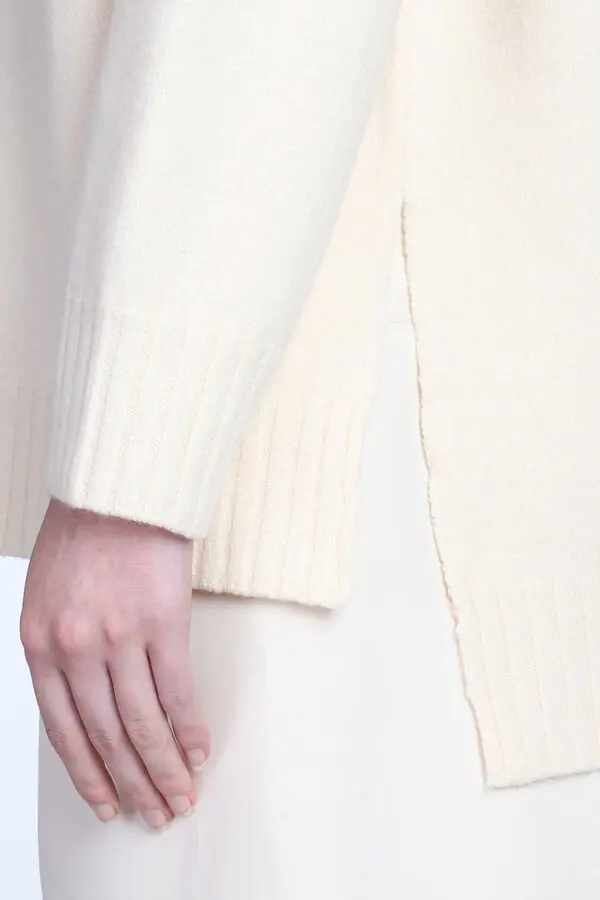 JIL SANDER Crewneck Knitted Jumper With Asymmetrical Hem - White