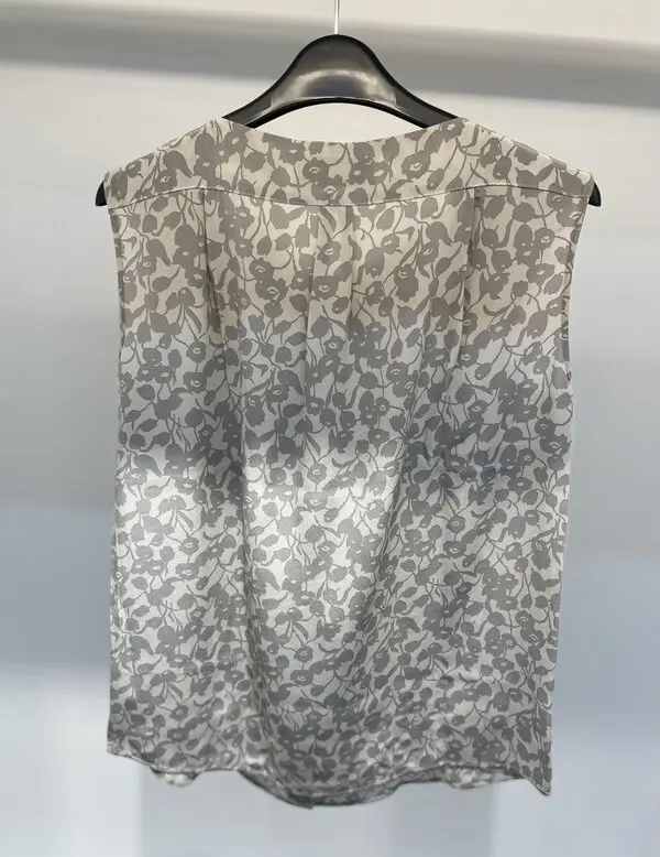 Max Mara Sleeveless Floral Print Shirt - Gray