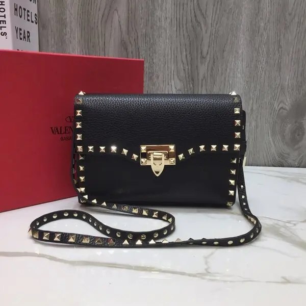 Valentino Garavani Rockstud Shoulder Bag - Black