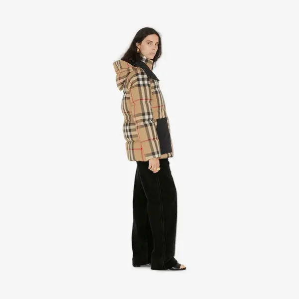 Burberry Vintage Check Padded Jacket With Drawstring Waist - Nude