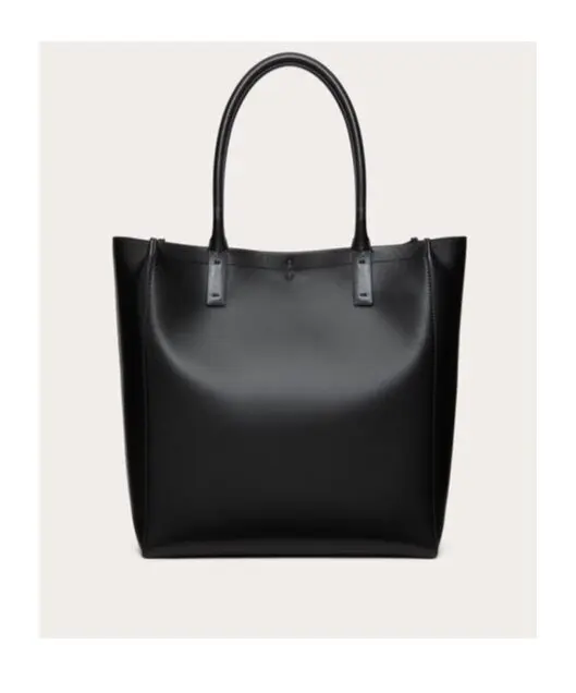 Valentino Garavani Vlogo Signature Medium Tote Bag