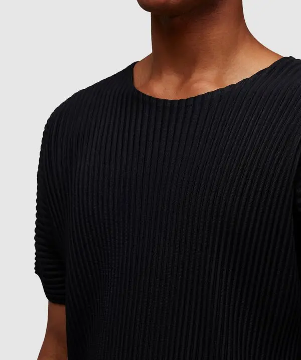 Issey Miyake Homme Plissé Mc May Drop Shoulder Pleated T-shirt - Black