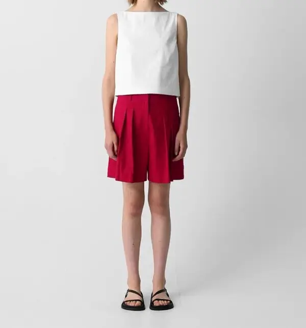 Theory Pleated Front Wide Leg Shorts - Cherry
