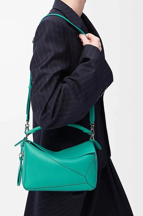 Loewe Small Featherlight Puzzle Bag In Nappa Lambskin - Green
