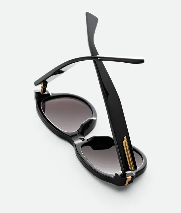 Bottega Veneta Round Frame Sunglasses