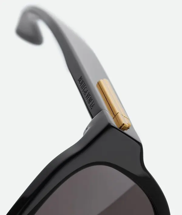 Bottega Veneta Round Frame Sunglasses