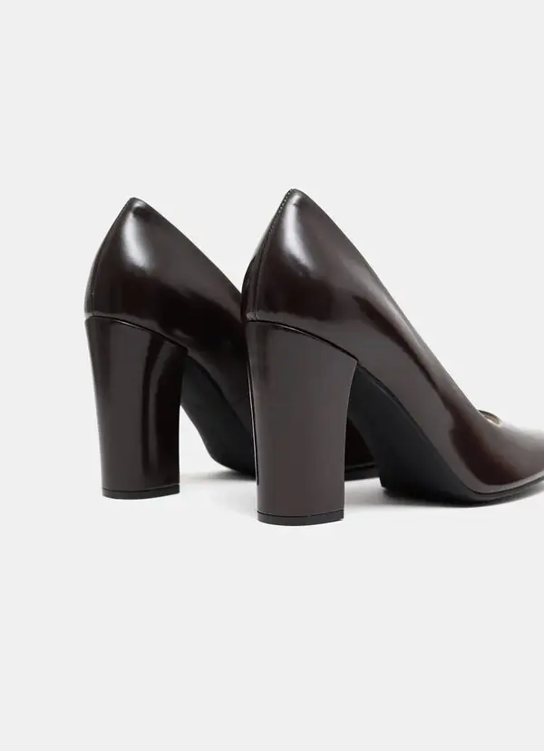 THE ROW Penelope Block-heel Pumps - Lacquer Brown