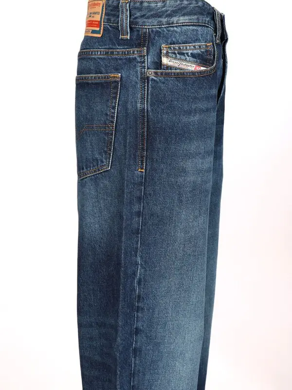 DIESEL® D-macro Low-waist Relaxed Jeans - Medium Blue