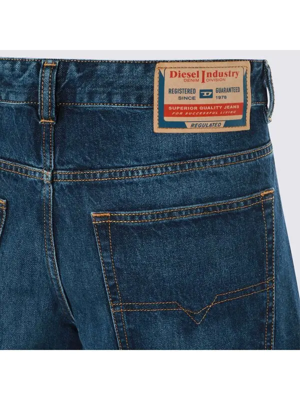 DIESEL® D-macro Low-waist Relaxed Jeans - Medium Blue