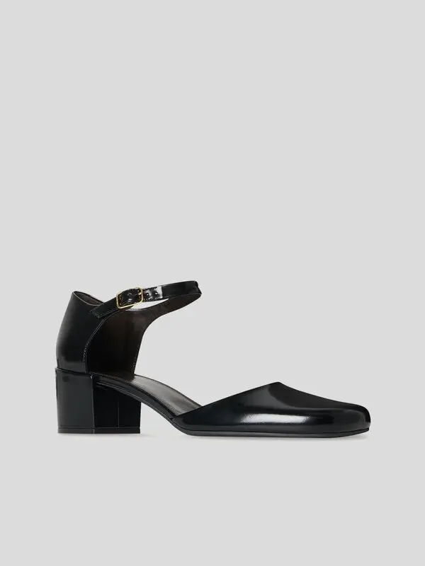THE ROW Penelope Ankle Strap Pumps - Black