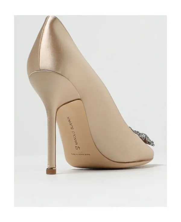 Manolo Blahnik Embellished Pointed Heeled Pumps - Nude