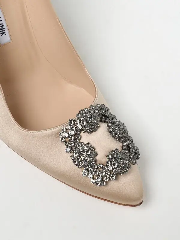 Manolo Blahnik Embellished Pointed Heeled Pumps - Nude