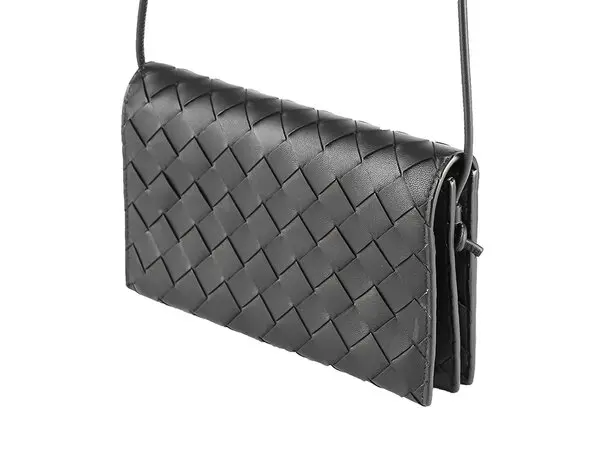 Bottega Veneta Intrecciato Clamshell Shoulder Bag - Black