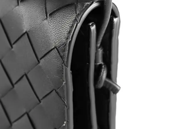 Bottega Veneta Intrecciato Clamshell Shoulder Bag - Black