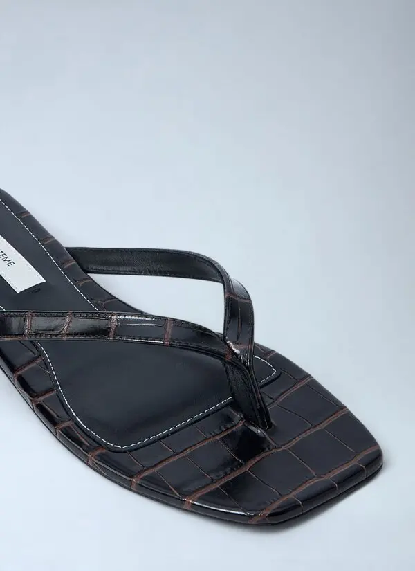 TOTEME Crocodile-embossed Flip Flops - Black