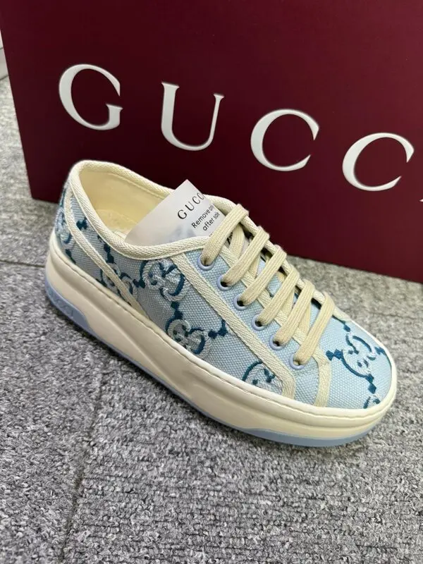 Gucci Lace-up Low-top Sneakers