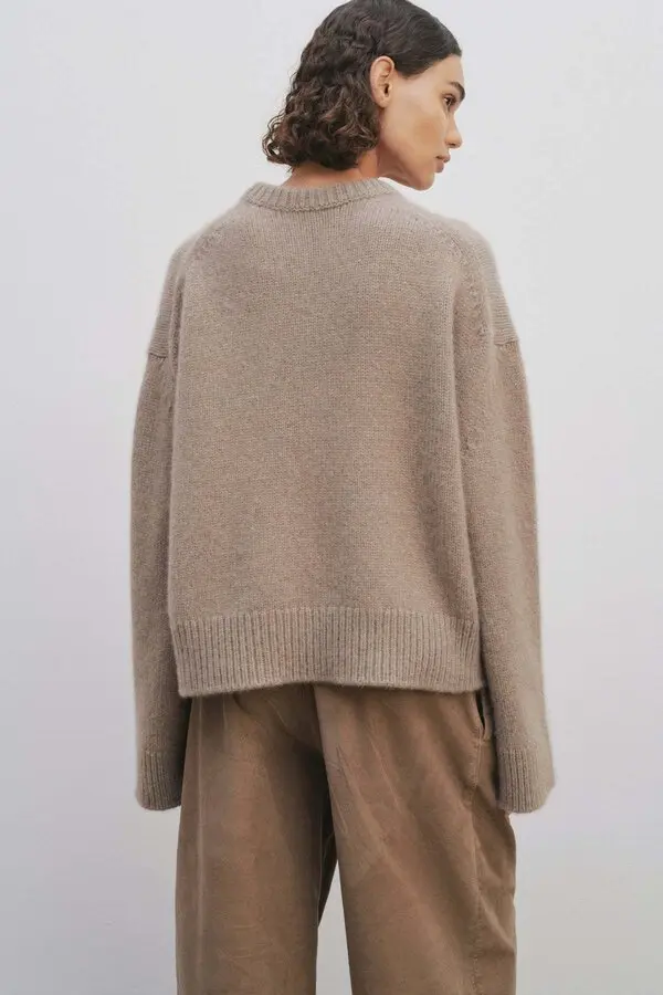 THE ROW Long-sleeved Cashmere Sweater