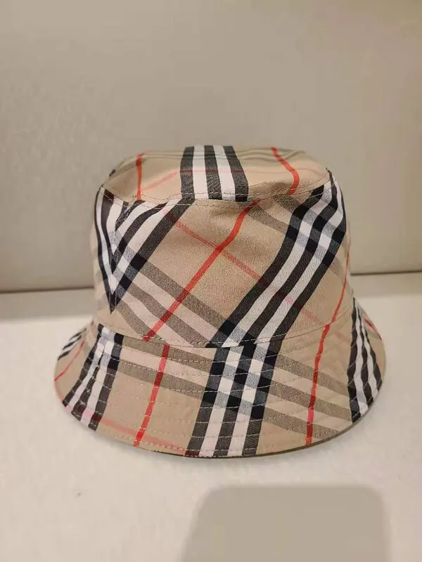 Burberry Vintage Check Reversible Bucket Hat - Multicolor