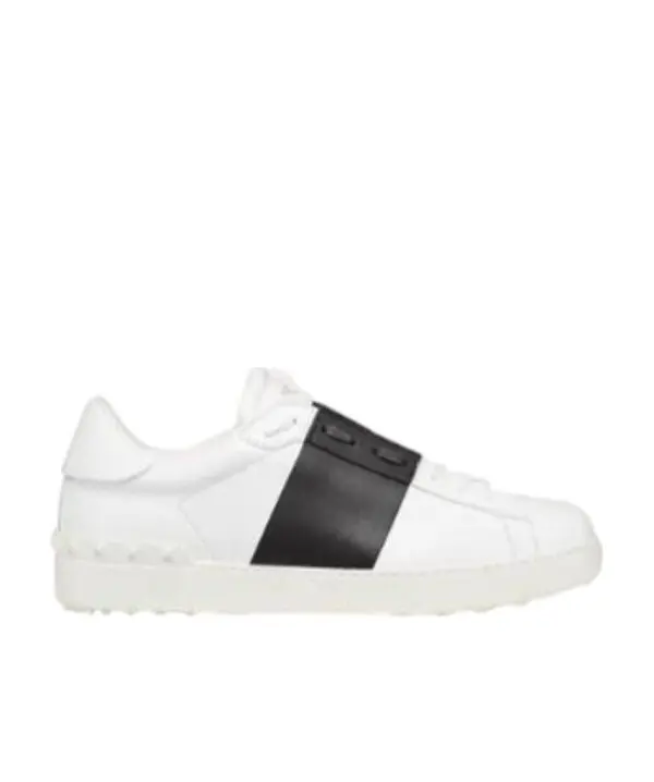 Valentino Garavani Round Toe Low Top Sneakers